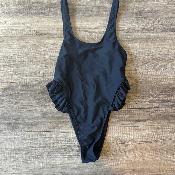 Betty Jade | Swim | Betty Jade One Piece Ruffled Swimsuit Size Small ...